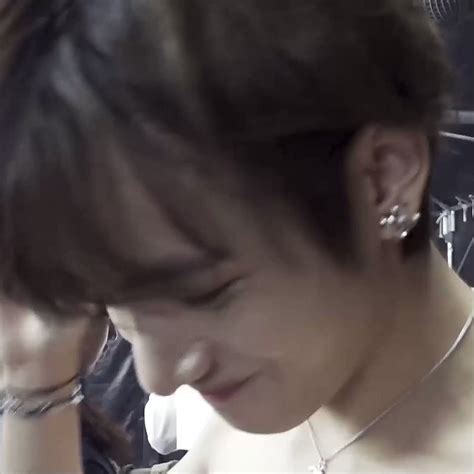 Taehyung Loops On Twitter Shy Topless Taehyung Https T Co Mauc Dhbbr Twitter
