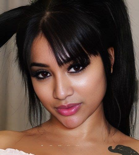 Yasmina Khan Wiki Age Boyfriend Net Worth Photos Videos Ethnicity And More Celebrities