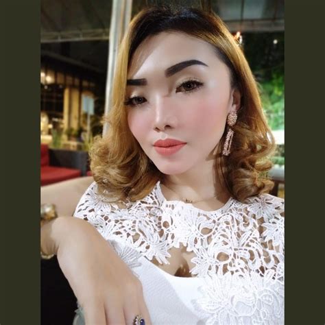 Hot Mom