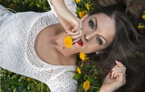 Wallpaper Grass Look Flowers Face Dress For Mobile And Desktop