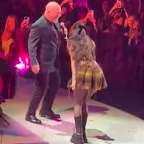 Video Olivia Rodrigo Joins Billy Joel For ‘uptown Girl Duet Abc News