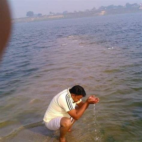 गंगा की गोद में