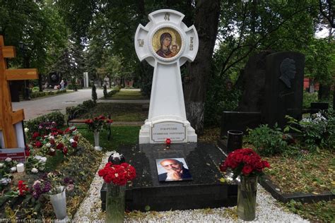 Могила Станислава Говорухина: raven_yellow — LiveJournal