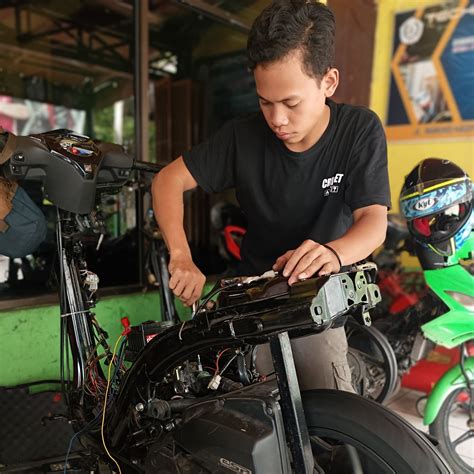 Kursus Mekanik Motor Kursus Mekanik Motor Matic Karbu And Balap