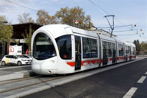 Lyon Inaugurates Its 6th Tram Line And Invests 1 2 Billion Euros In