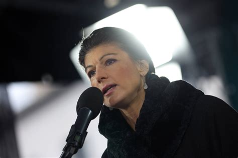 Немецкий депутат Вагенкнехт назвала Украину бездонной бочкой