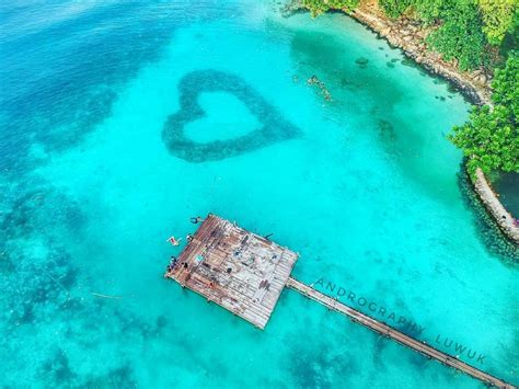 Objek Wisata Bahari Di Banggai Kepulauan