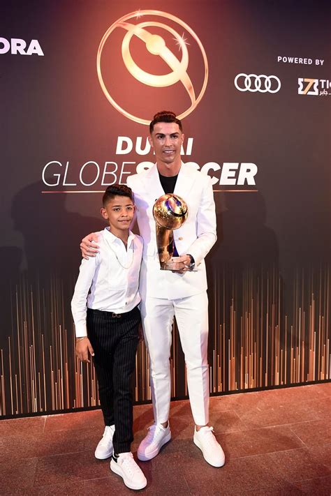 Cristiano Ronaldo Voor De Zesde Keer Speler Van Het Jaar In Dubai