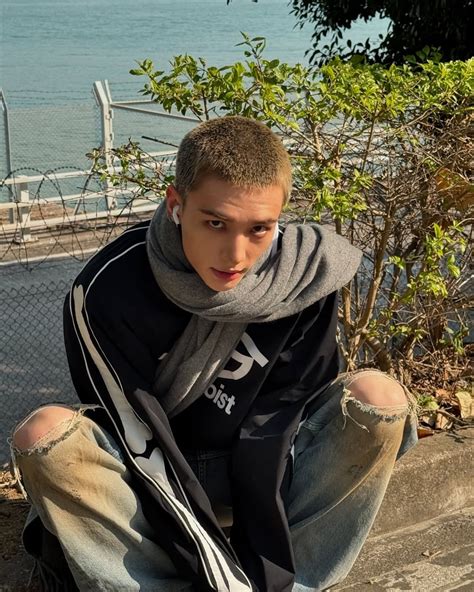 스트레이 키즈 현진이 쏘아 올린 남자 반삭 버즈 컷 유행
