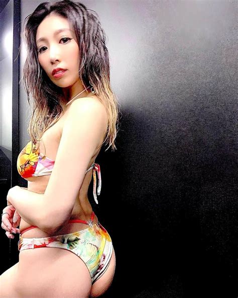 Makiさんのインスタグラム写真 Makiinstagram「ちゃおちゃお皆さん5月ですよ😃gwですね、私は515の締切に向けて執筆