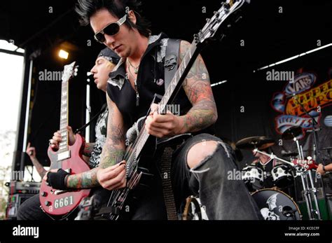 L R Zacky Vengeance Synyster Gates Of Avenged Sevenfold Performs At