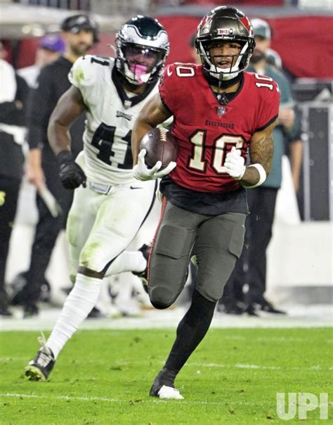 Photo Philadelphia Eagles V Tampa Bay Buccaneers In Tampa