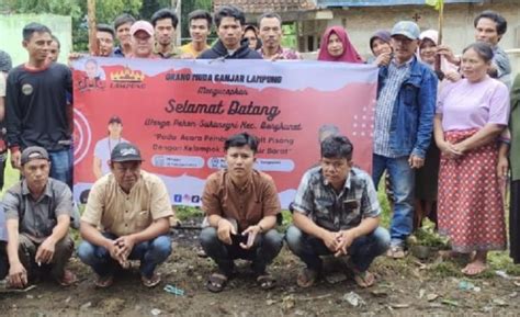Orang Muda Ganjar Bagikan Bibit Alpukat Dan Pisang Untuk Warga Pesisir Barat WartaLampung Id