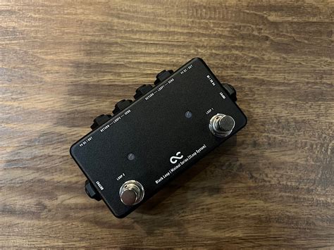 One Control Minimal Series Black Loop 2つのdcアウトと2系統のループスイッチャーを組み合わせたものです