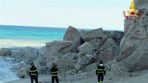 A Tropea è Crollato Un Costone Dellisola Tragedia Sfiorata