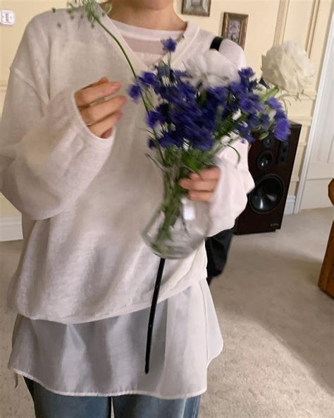 크렘므 다음 주부터 여러분의 스타일을 한층 더 돋보이게 만들어줄 봄 신상들이 차례로 업데이트됩니다 일상에서 활용하기 좋은 베이직한 디자인부터 포인트가 되어줄 디테일이