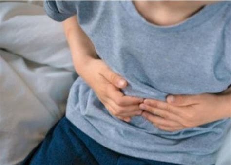 هن عادات غذائية خاطئة تسبب آلام في المعدة أبرزها الإمساك والتلبك المعوي