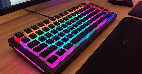First Proper Build Gmmk Pro With Aura Keycaps Imgur