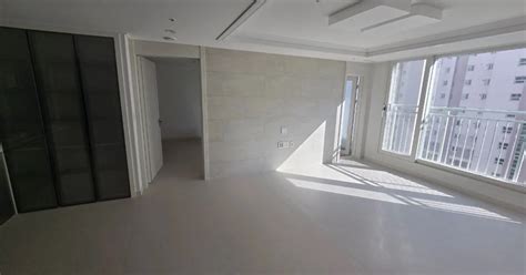 합리적인 가격으로 어려운 작업을 꼼꼼히 해주시네요다른업체들에 비해 비용도 합리적이고 꼼꼼하고 친절하십니다 다음번에도 요청드릴거 같아요 부엌등 거실 실링팬보강 및