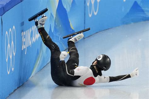 ショートトラック女子1000メートルで転倒した菊池純礼（ap） ― スポニチ Sponichi Annex スポーツ