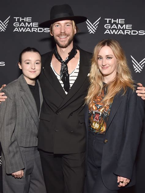 Who Is Ashley Johnson She Plays Ellies Mom In ‘the Last Of Us