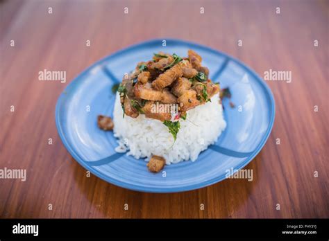 Thai Food Khao Kaprao Hmoo Krob Crispy Pork Fried With Sweet Brasil