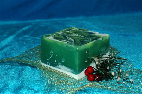 레몬 오일과 바닐라 스파 트리 트 먼 트 수 제 피부 케어 핸드 비누 스파 천연 수 제 비누입니다 비누 만들기 비누의 조각입니다 스파 피부 관리입니다 0명에 대한 스톡 사진