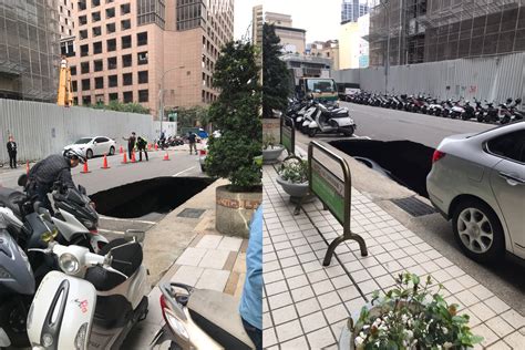 竹北天坑太多！同建商施工「竟釀5次坍塌」 竹縣府出手開罰3單位 蕃新聞