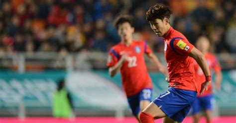 한국 라오스전 기성용 멀티골 손흥민 헤딩골 한국 3 0 라오스