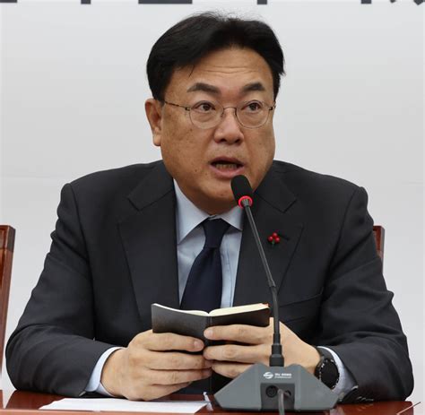 정진석 민주당에 “적은 휴전선 너머에대통령에 달려들 때 아냐” 대한경제