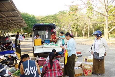 နေပြည်တော်ကောင်စီနှင့် ဌာနဆိုင်ရာအသီးသီးမှ ဝန်ထမ်းများအား သက်သာသောဈေးနှုန်းဖြင့် စားသောက်ကုန်မ