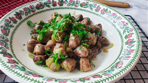 ПИЛЕШКИ СЪРЦА С ЛУК Запържени на Тиган😋Селска Рецепта на БАБА за