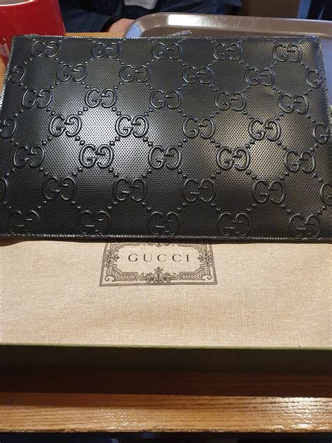 구찌 엠보스 클러치백 상태 A 당근마켓 중고거래