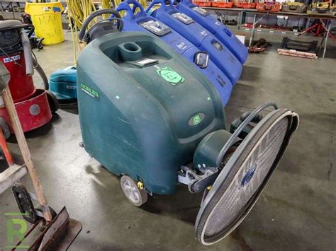 Nobles Speedgleam Floor Maintainer Roller Auctions
