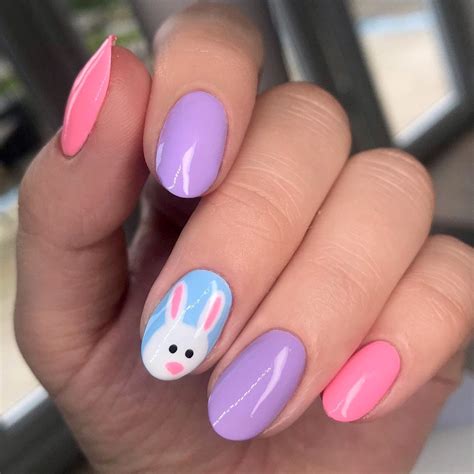19 Simple And Cute Easter Nail Art Designs