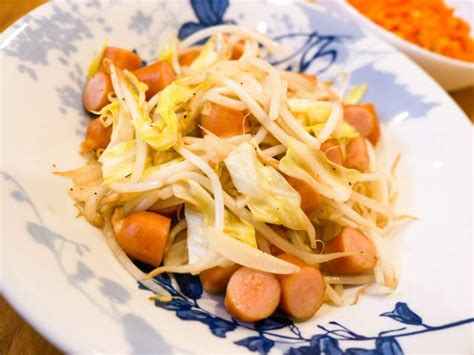 ウインナーとキャベツともやしのマキシマム炒めのレシピ Tocos Kitchen トコズキッチン