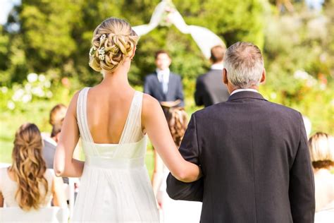 Dad Refuses To Pay For Daughters Wedding Because She Wont Let Him