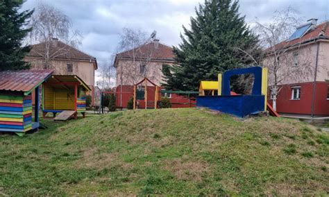 ФК Аеродром со полни торби подароци за дечињата од СОС детско село