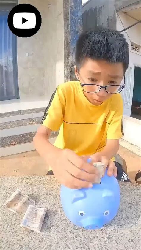 ছোট গরিব বাচ্চা টি খেলনা কেনার জন্য কষ্ট করে টাকা জমায় পরে যা হলো🥹 Shortvideo Thesourovbhai