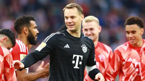 Manuel Neuer Gibt Comeback Beim Fc Bayern München Sehr Emotionaler