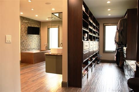 Master Bathroom With Walk In Closet