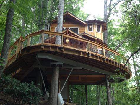 Creative Treehouse Design