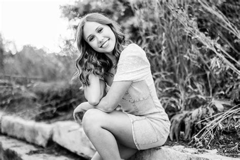 2023 Senior Carly Jennifer Schultz Photography