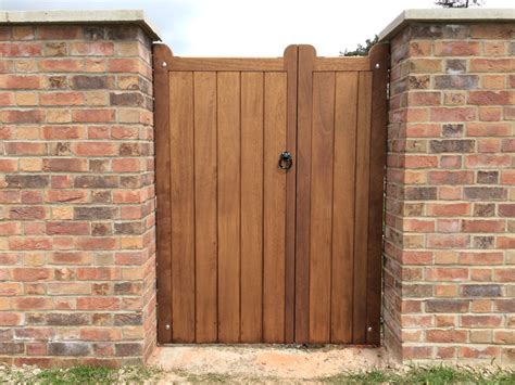 Hingham Gates Ltd Norfolk Suffolk Quality Bespoke Wooden Gates East Anglia Extra Wide