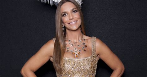 Ivete Sangalo Usa Vestido De R 46 Mil No Baile Da Vogue Me Sentindo