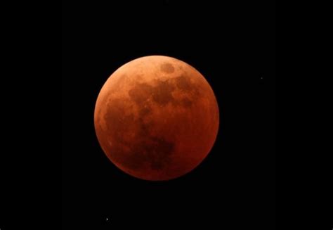 罕見血月奇景！鄭明典曝玉山上絕美視角 天王星也悄現身 生活 Nownews今日新聞