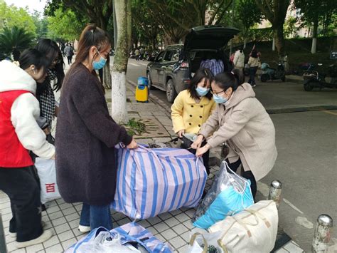 我院“衣物暖心 传递爱心”活动顺利开展 四川文理学院 建筑工程学院 生态旅游学院