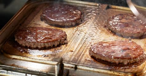 햄버거 패티 14만 개 학습한 Ai 조리로봇