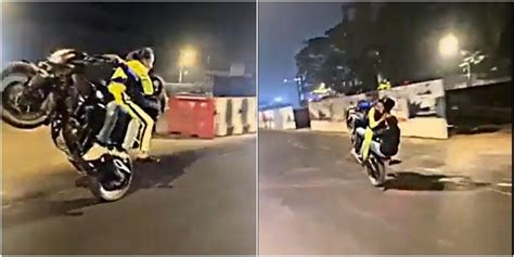 बाइक पर 2 लड़कियों के साथ लड़के का खतरनाक स्टंट रोंगटे खड़े कर देगा
