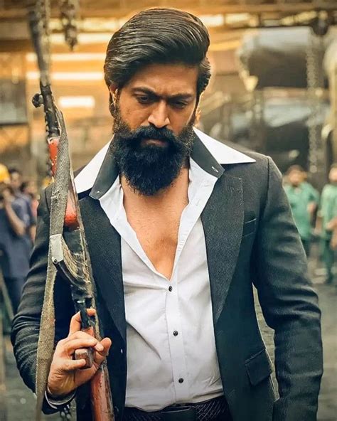 Kareena Kapoor In Kgf Fame Yashs Film Kgf फेम यश की फिल्म में आईं